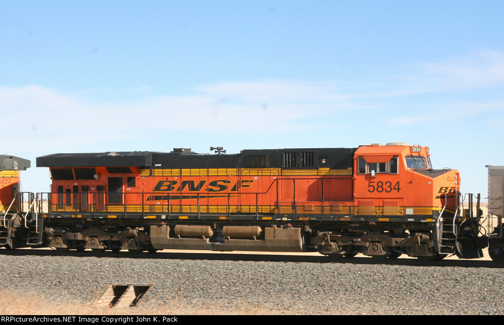 BNSF 5834